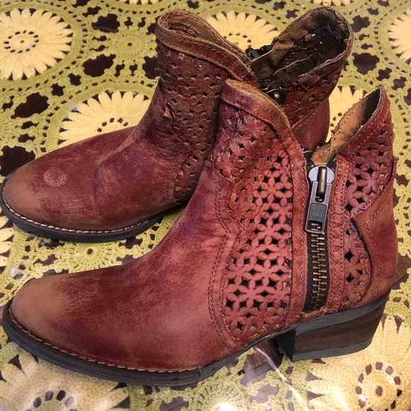 Circle G | Shoes | Circle G By Corral Red Laser Cut Out Shortie Boots ...